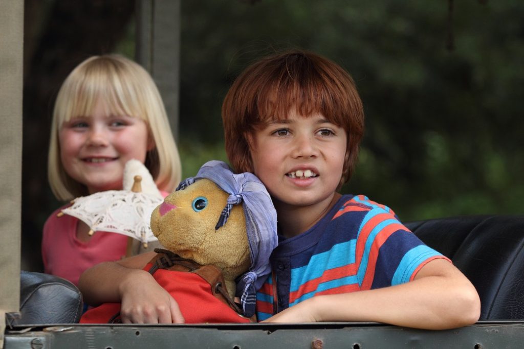Nieuw op DVD: ‘Casper & Emma: De Bergen In’ – KiDDoWz: voor kinderen en ...