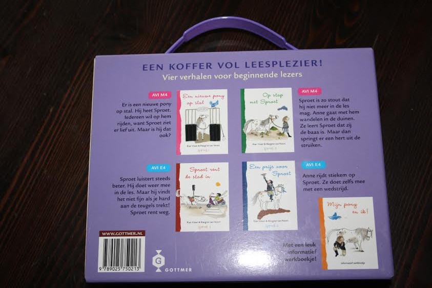 Recensie: "Sproet, de stoutste pony van stal", een koffer vol ...