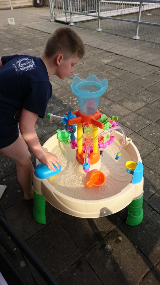 Review: Little Tikes Fountain Factory (2+) – KiDDoWz: voor kinderen en ...